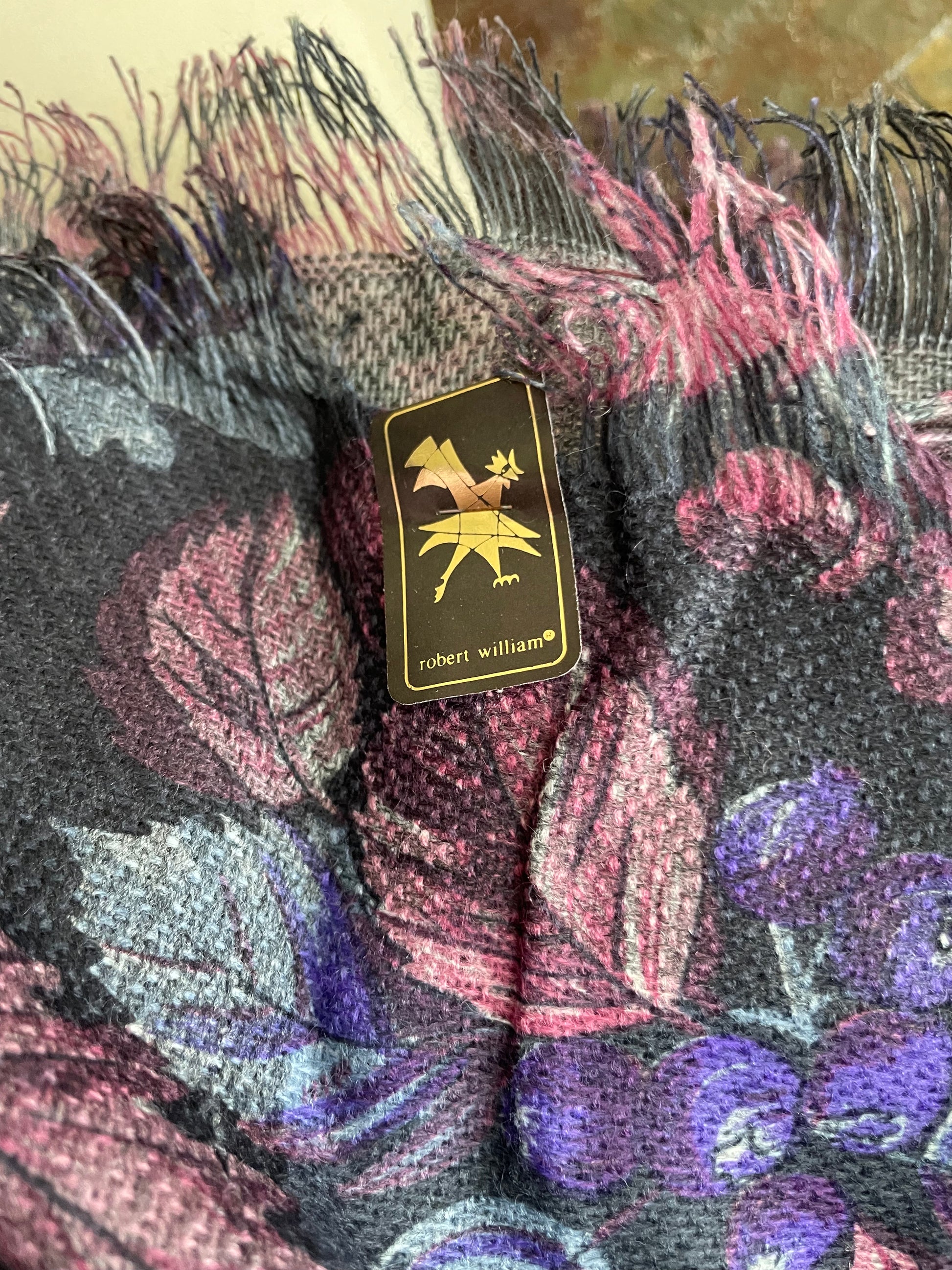 Manta vintage italiana con fleco en colores negro y tonos granates y a ...