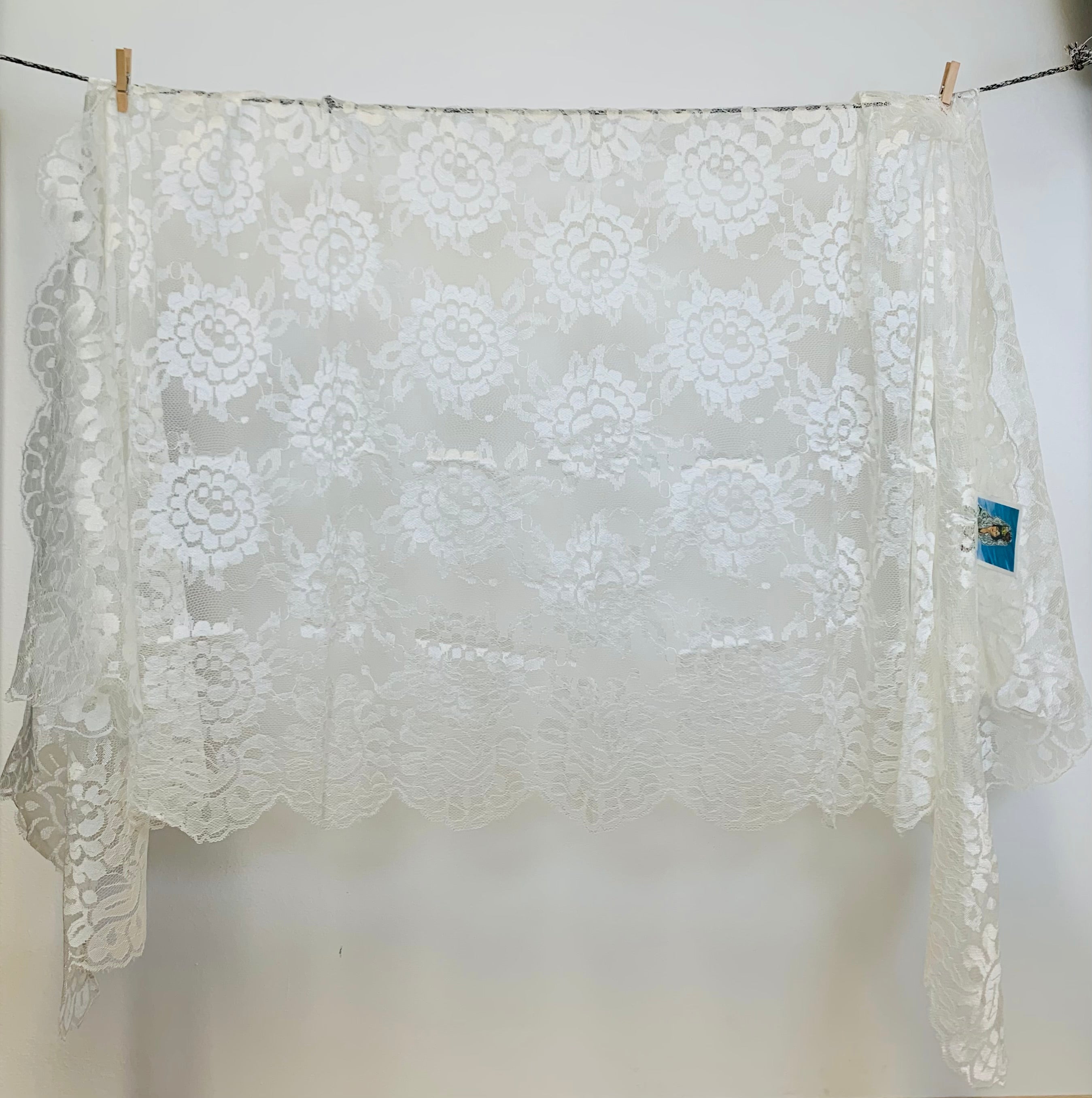 Velo de encaje color blanco SPANISH MANTILLA – La Crisálida